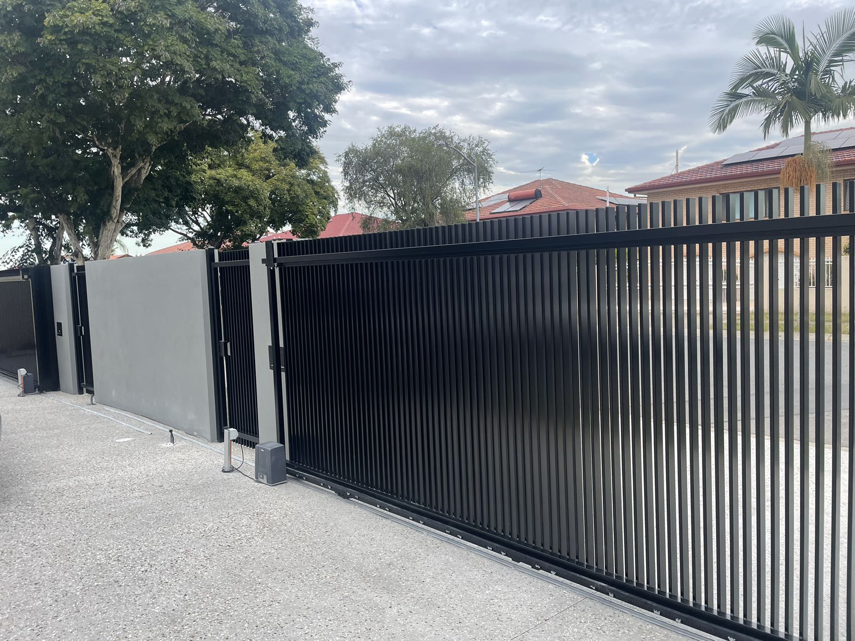 Automatic Luxury Blade Sliding Driveway Gate-Automatic Sliding Gate ...